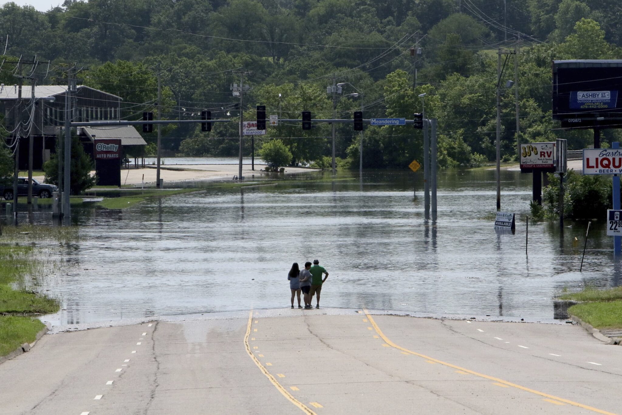 2 major bridges in Arkansas closed because of flooding temporarily ...