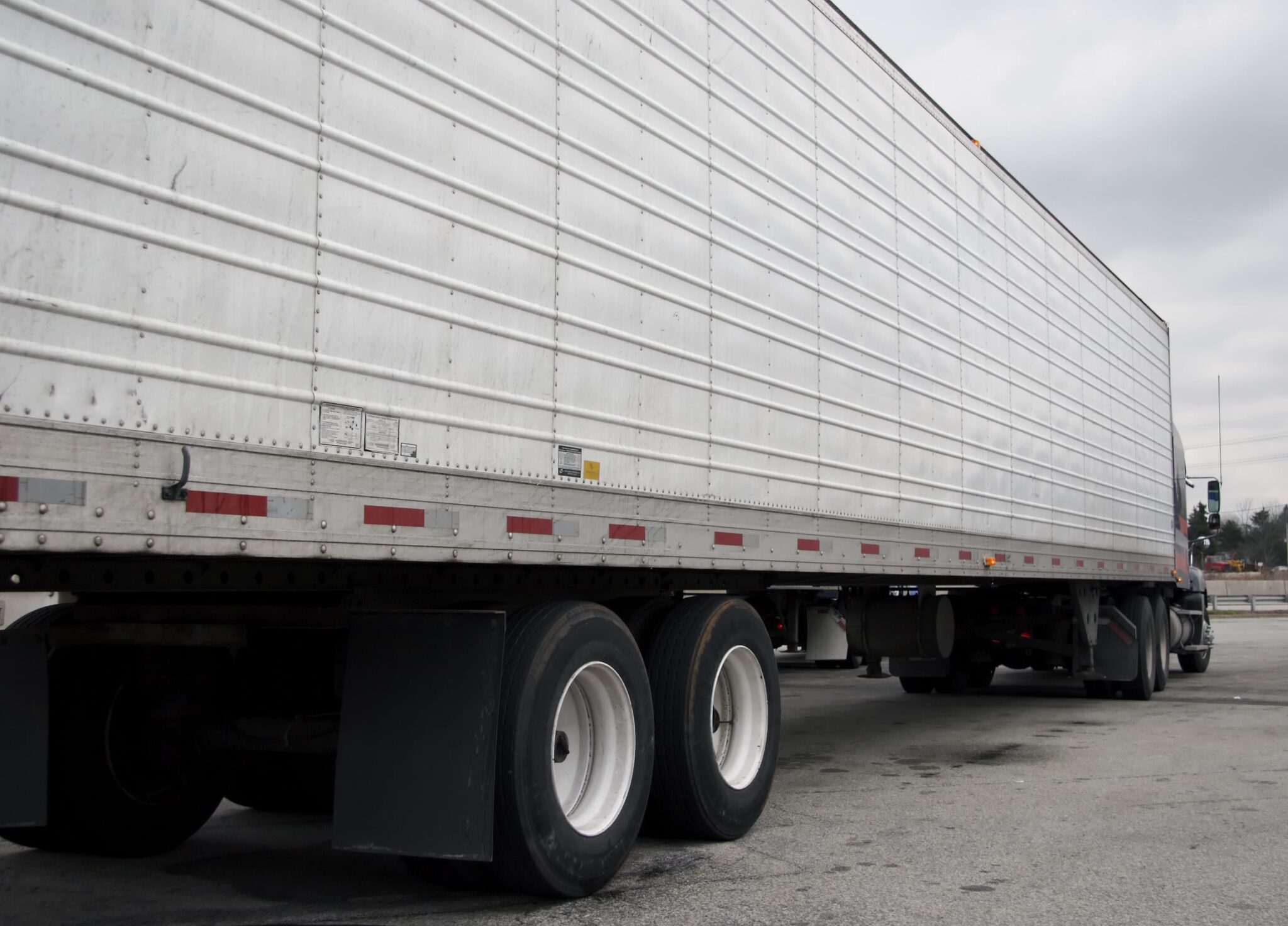 Big rig drivers unknowingly transported aliens in transportation scheme ...