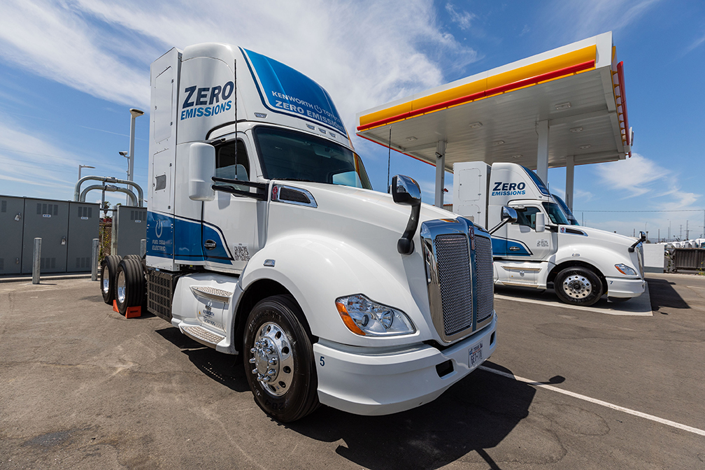 Port of Los Angeles rolls out hydrogen fuel cell electric freight ...