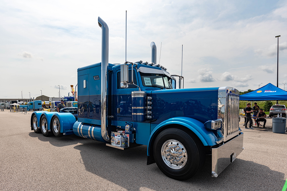 2021 Rotella SuperRigs features stunning trucks, lots of camaraderie ...