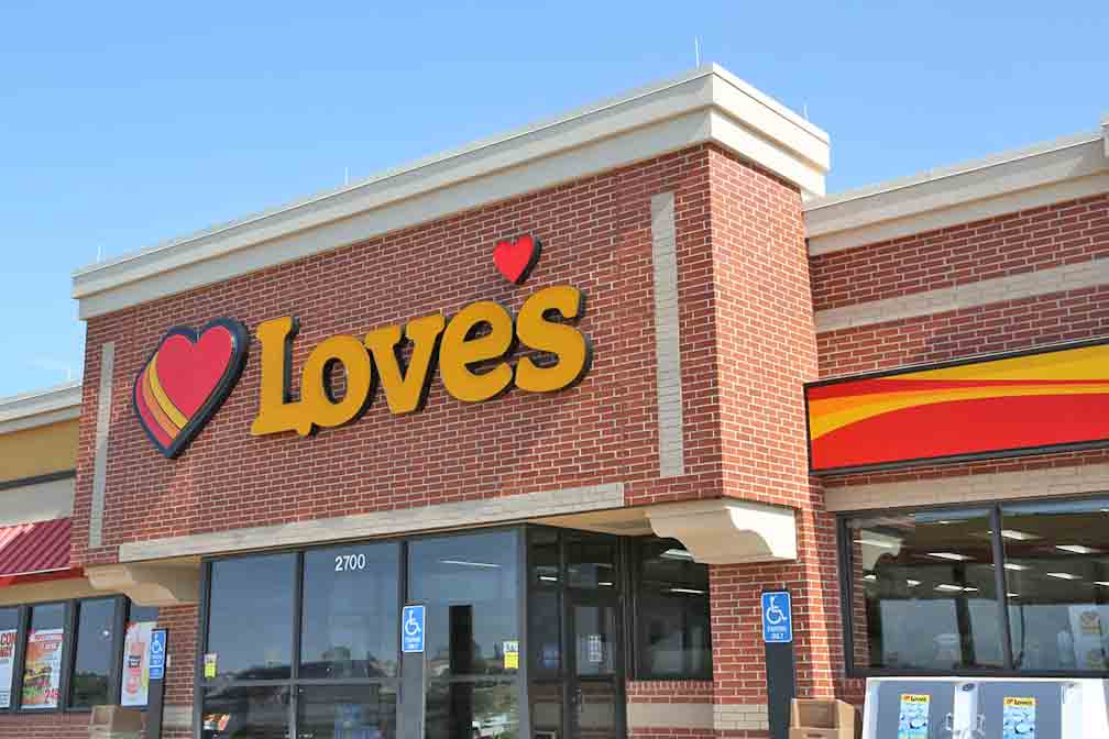 Love's opens new truck stop in Illinois - TheTrucker.com