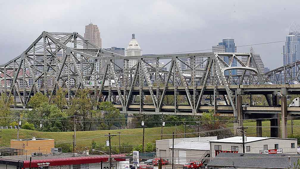 Optimism grows to fix traffic woes at Ohio River bridge - TheTrucker.com