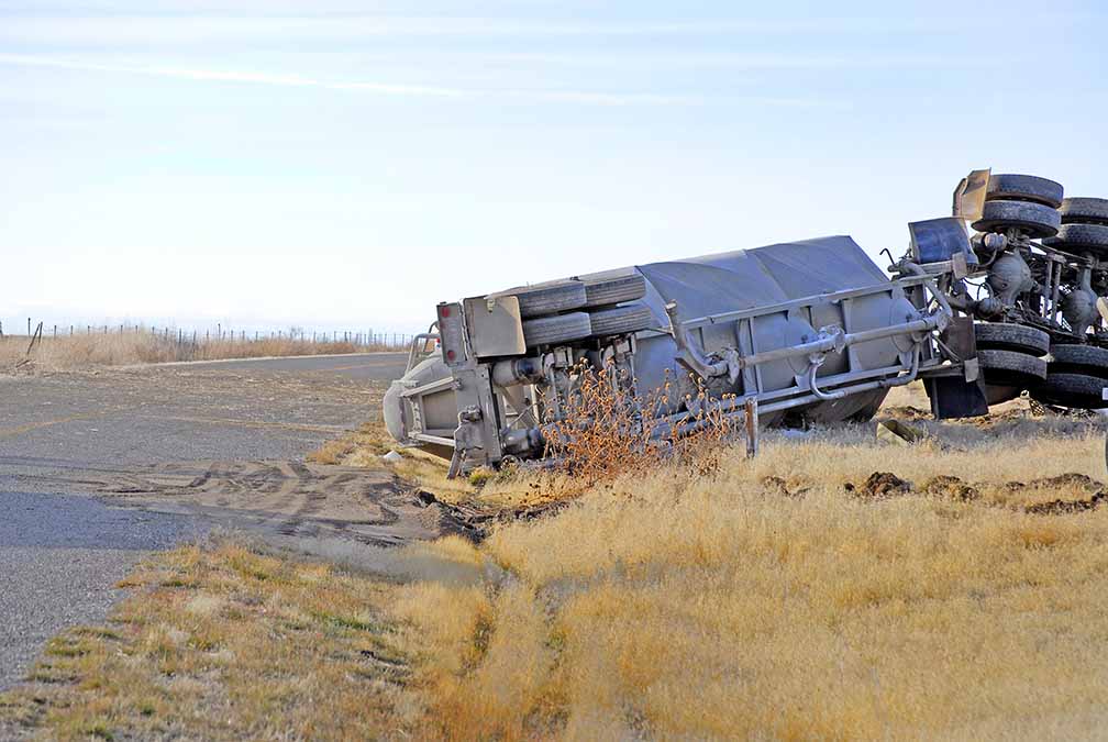 FMCSA: Fatal crashes involving large trucks show uptick - TheTrucker.com