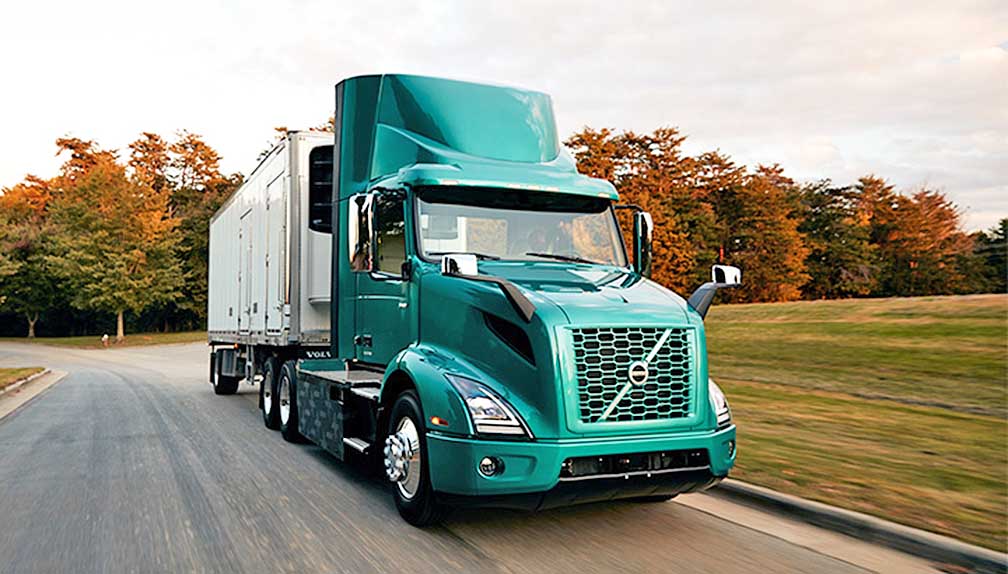 Volvo touts increased range in its new Class 8 electric tractor ...