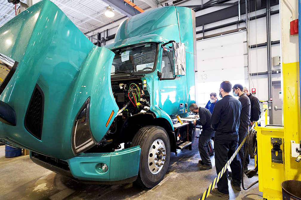 Volvo Trucks announces first two Volvo Trucks certified EV dealers in ...