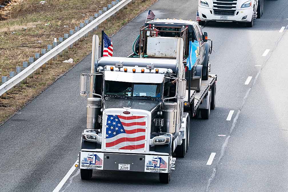 Convoy protesting COVID mandates rolls on to California - TheTrucker.com