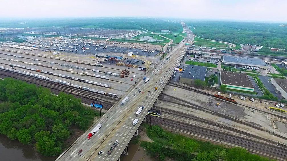 Bridge beam deliveries to Illinois' Mile Long Bridge continue this ...