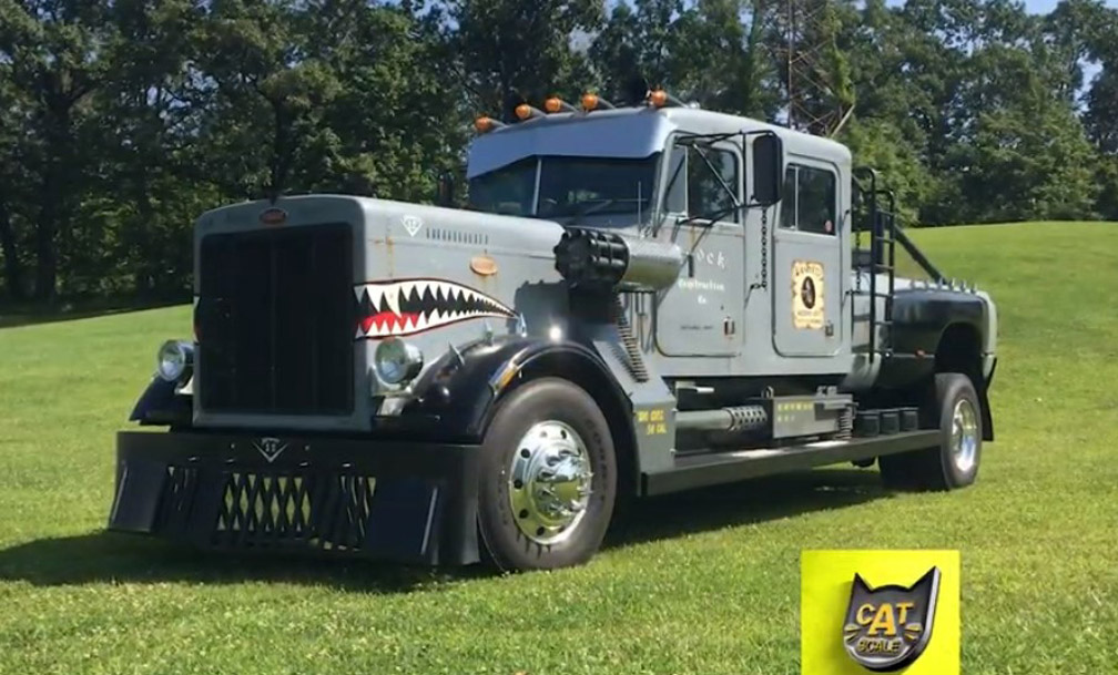 CAT Scale Rig of the Week | Eddie Crock - TheTrucker.com
