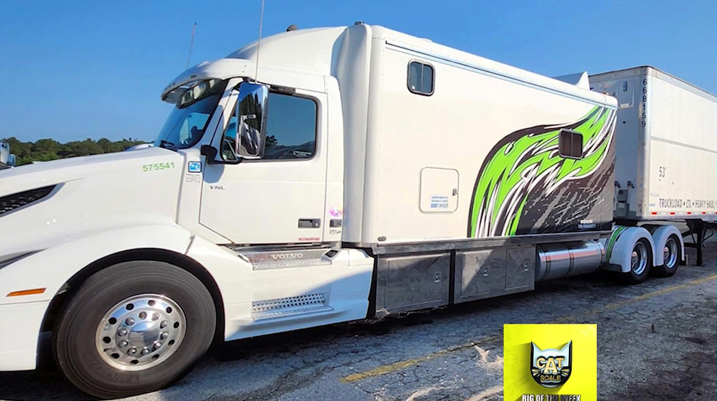 CAT Scale Rig of the Week | Angie and Larry Baum - TheTrucker.com