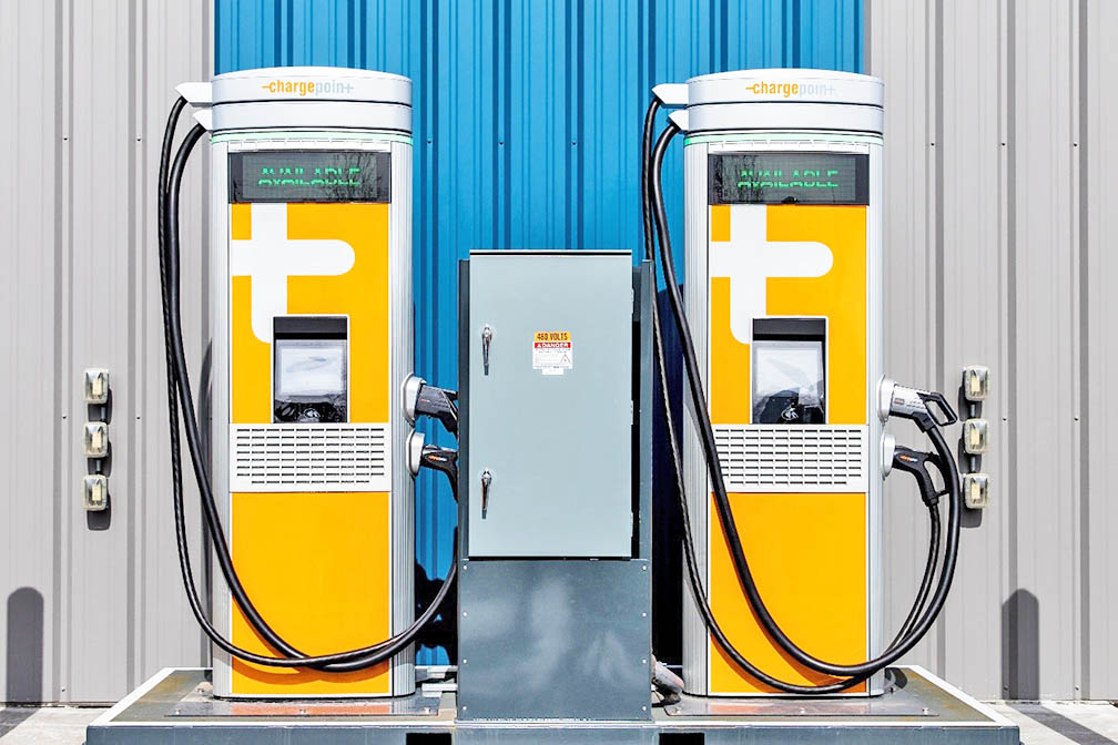 Kriete Truck Centers installs 2 EV chargers - TheTrucker.com