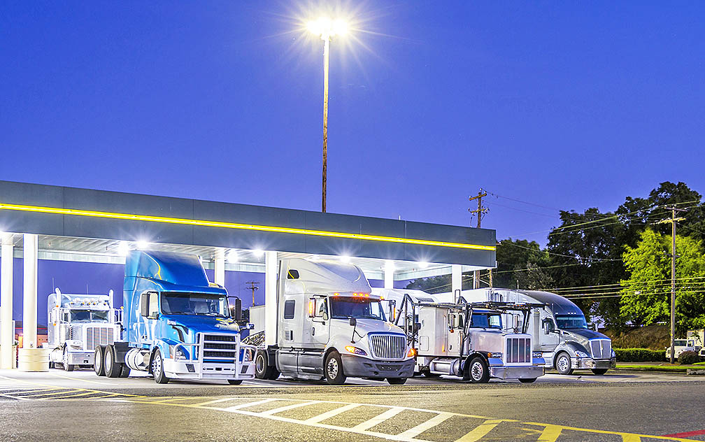 Average US diesel prices continue downward trend - TheTrucker.com
