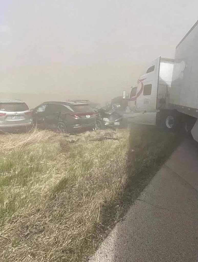 Multiple big rigs involved in Illinois crashes caused by dust storm; at ...