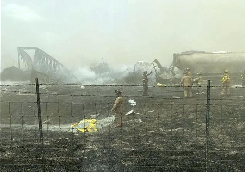 Multiple big rigs involved in Illinois crashes caused by dust storm; at ...
