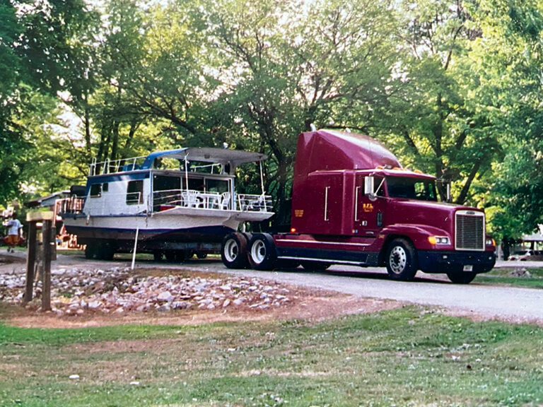 42 years on the road: ‘Dan the Driver Roe’ has seen it all - TheTrucker.com