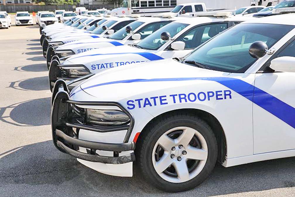 Truck driver surrenders after hour-long chase by Arkansas troopers ...