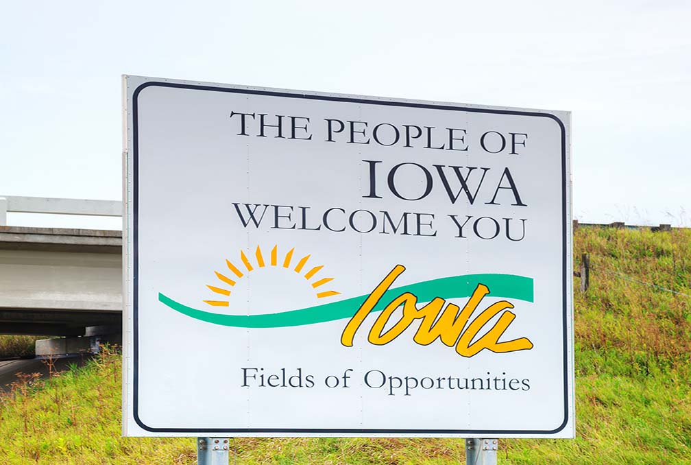 Iowa officials addressing fatality rate on highways - TheTrucker.com