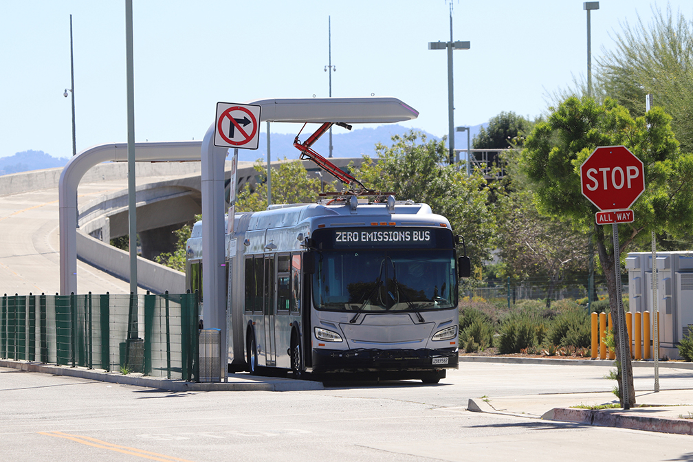 Accelera venture between Cummins, DTNA, PACCAR changes name, hires new ...