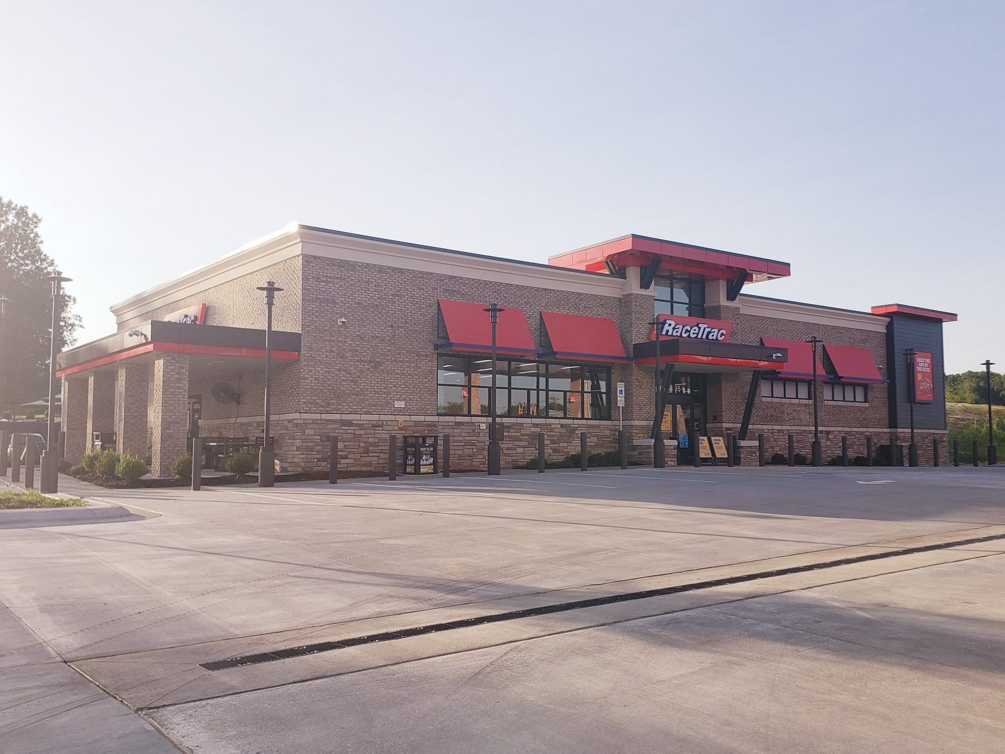 Washie to put more toilet seats in Racetrac Travel Centers - TheTrucker.com
