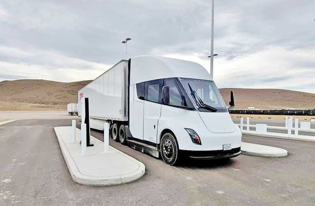 Firefighters used 50,000 gallons of water to douse Tesla semi fire in ...