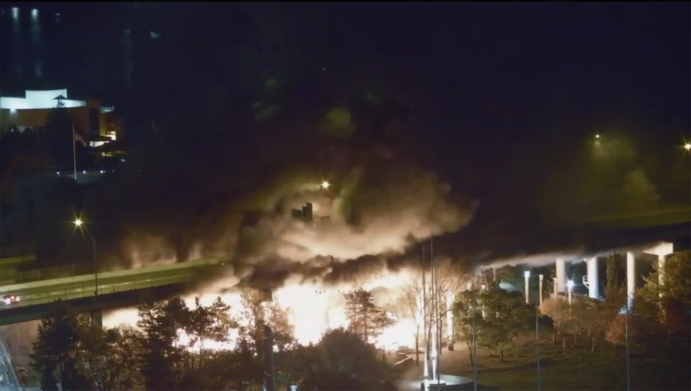 Massive fire closes Ohio River bridge near Cincinnati and damages its ...