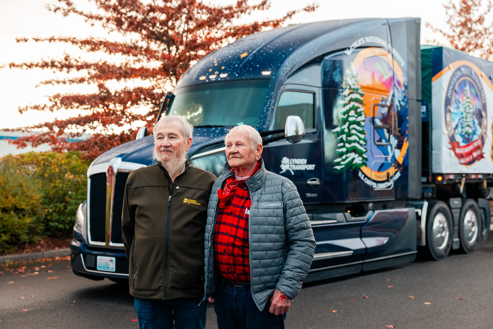 Tree-mendous Task: Two Lynden drivers in Kenworth T680 haul US Capitol ...