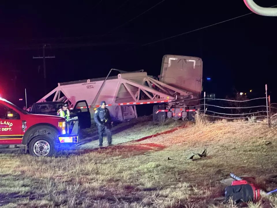 One dead in Texas crash involving semi and small car - TheTrucker.com