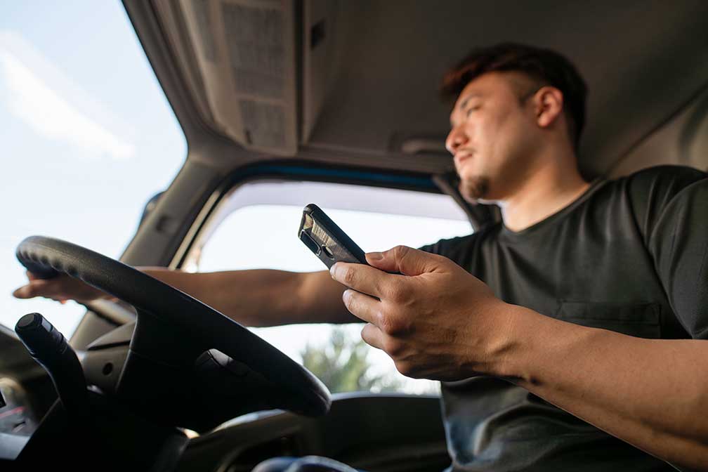 70% of fleets impacted by distracted driving incidents, cell phones ...
