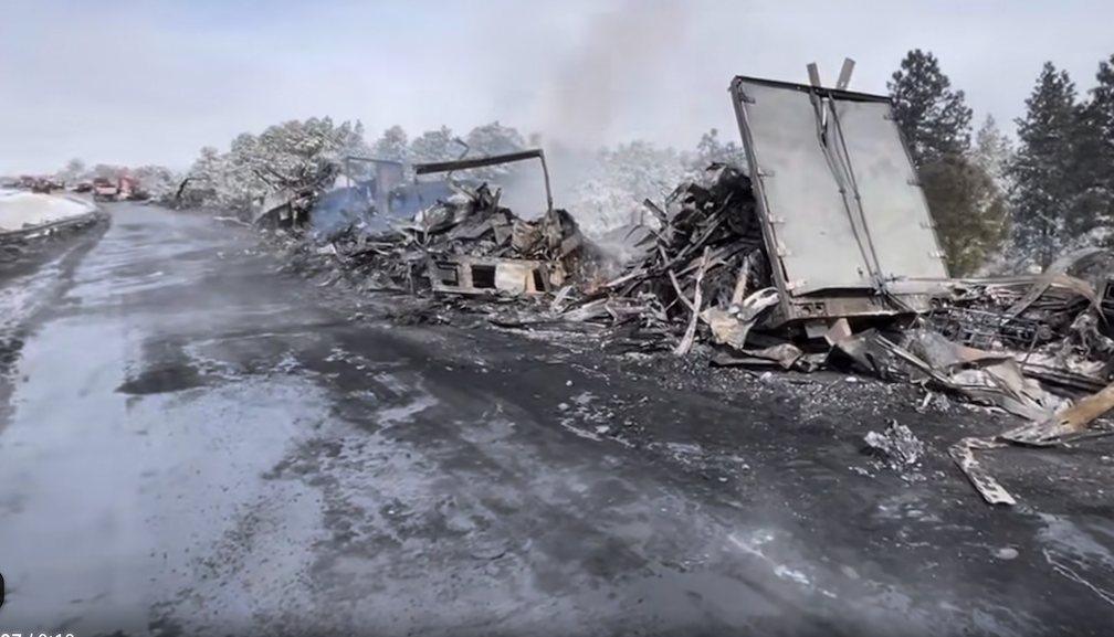 Arizona crash involving 18 vehicles kills 2 people - TheTrucker.com