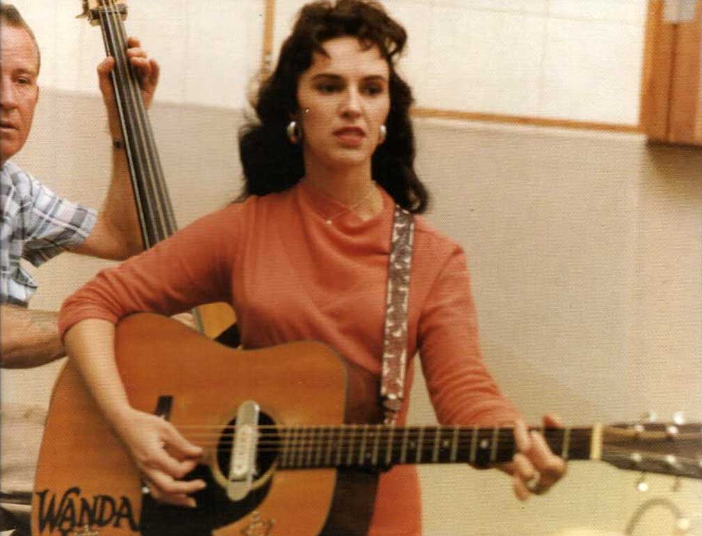 ‘Queen of Rockabilly’ Wanda Jackson thrilled fans with sassy growled ...