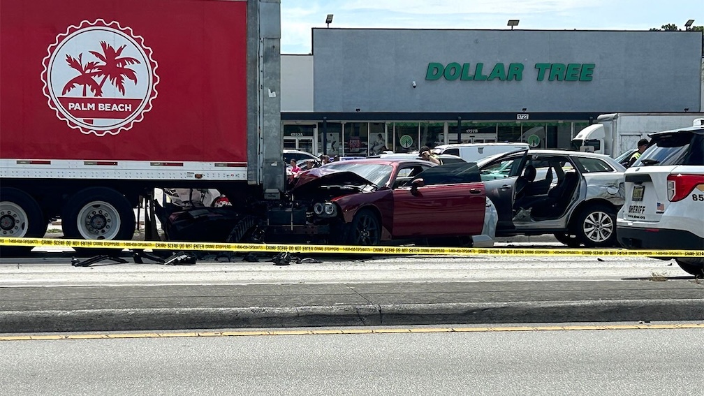One dead in multi-vehicle crash involving commercial truck - TheTrucker.com
