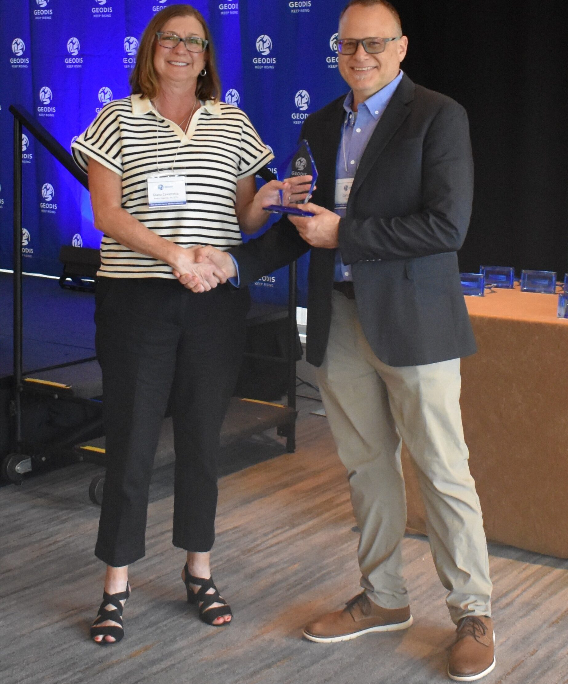 GEODIS recognizes Averitt as an LTL Carrier of the Year - TheTrucker.com