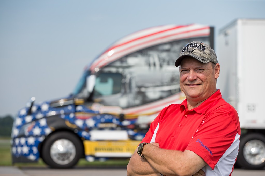Perry Carter named 2025 DMC Insurance Driver of the Year - TheTrucker.com