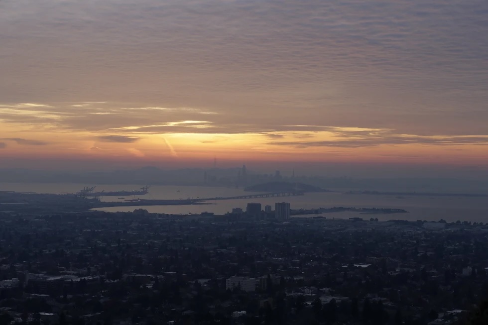 4.3 magnitude earthquake jolts the San Francisco Bay Area and people ...